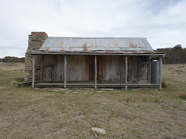Australian Hiker | Huts and hiking in Australia
